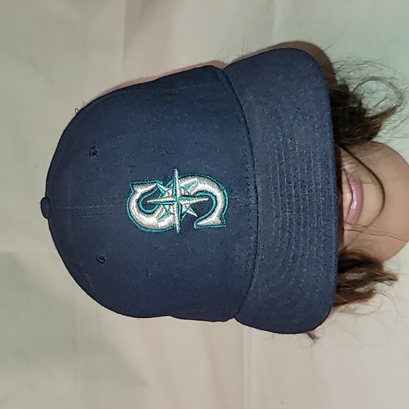 New Era | Accessories | Vintage Made In Usa New Era Seattle Mariners ...